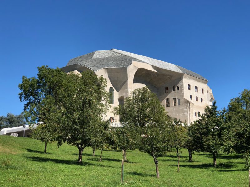 Visite du Goetheanum de Dorneval en Suisse allemande – Espace Révélé